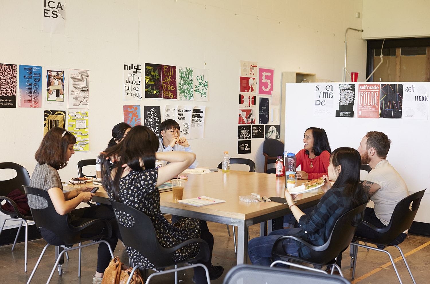The West Coast Design Program with a Messy Vitality – Eye on Design